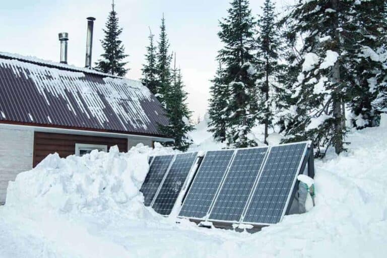How to Keep Snow Off Solar Panels? - Solar Living Savvy