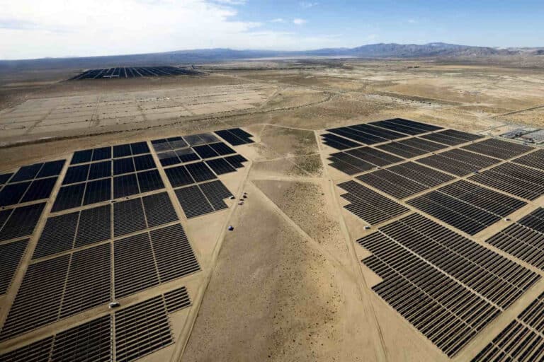 Exploring the 6 Common Solar Farm Types: How Do They Work? - Solar ...
