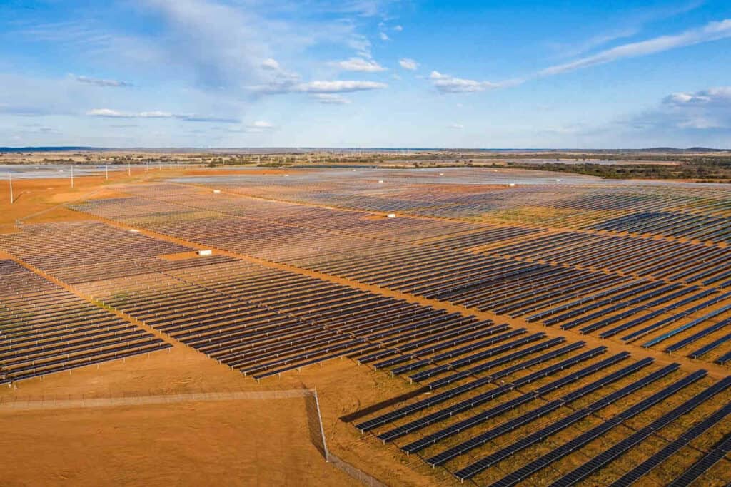 Exploring the 6 Common Solar Farm Types: How Do They Work? - Solar ...