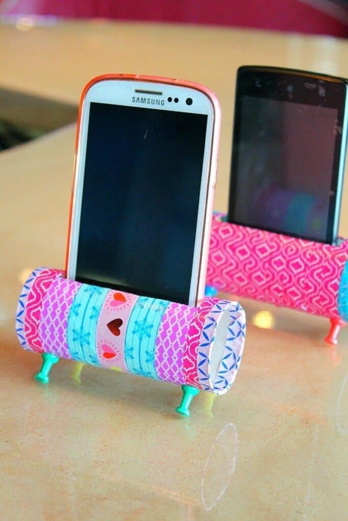 25 Diy Phone Stand Ideas Safe Your Mobile - Solar Living Savvy