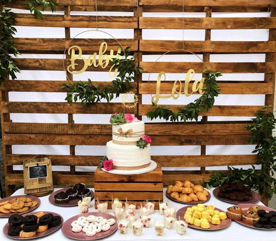 25 Wood Pallet Backdrop Ideas To Get Rustic Appeal - Solar Living Savvy