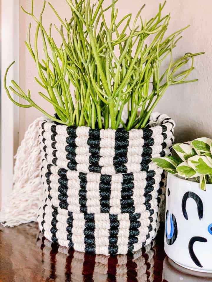 25 Free Diy Macrame Basket Patterns - Solar Living Savvy