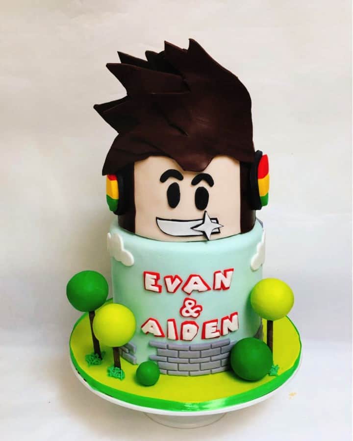 30 Creative Roblox Cake Ideas - Solar Living Savvy