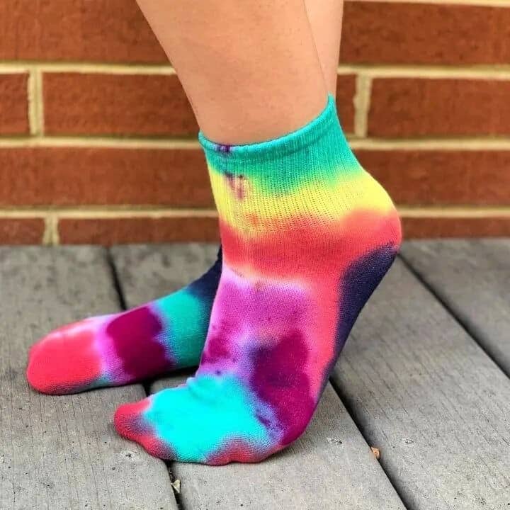 30 Easy Tie Dye Sock Patterns - Solar Living Savvy