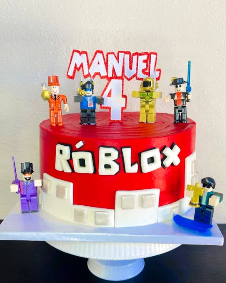 30 Creative Roblox Cake Ideas - Solar Living Savvy
