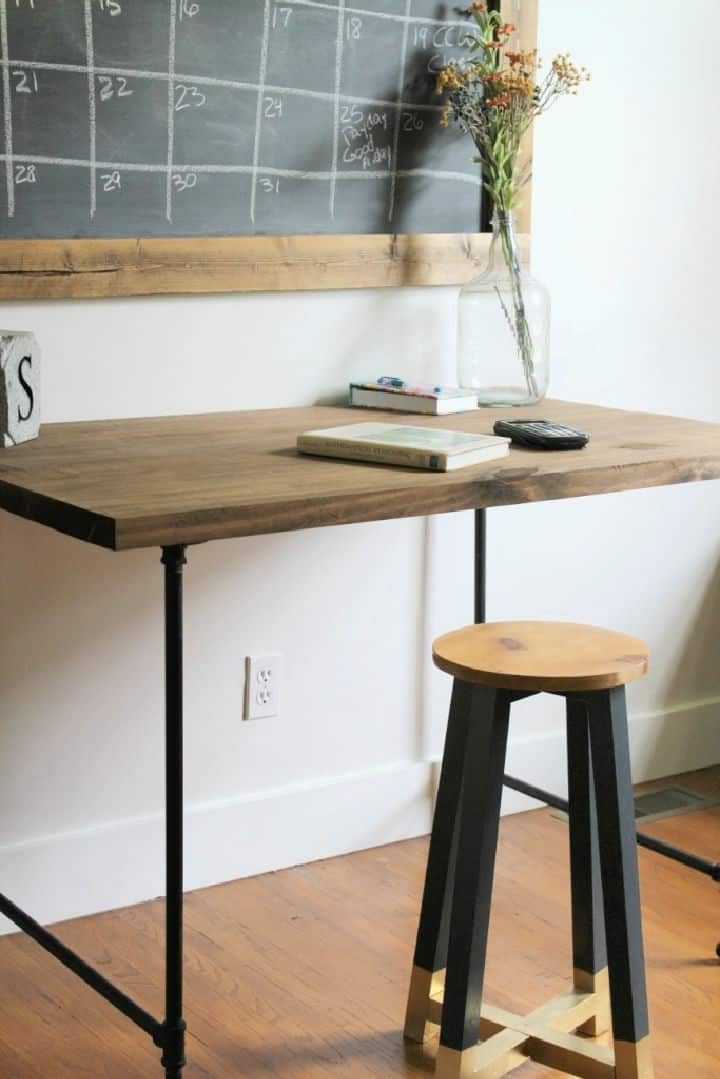 30 Industrial Inspired Diy Pipe Desk Plans With Shelves - Solar Living ...