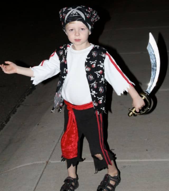30 Last Minute Diy Pirate Costume Ideas - Solar Living Savvy