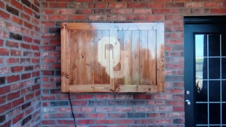 18 Easy Diy Outdoor Tv Enclosure To Keep Your Investment Safe - Solar ...