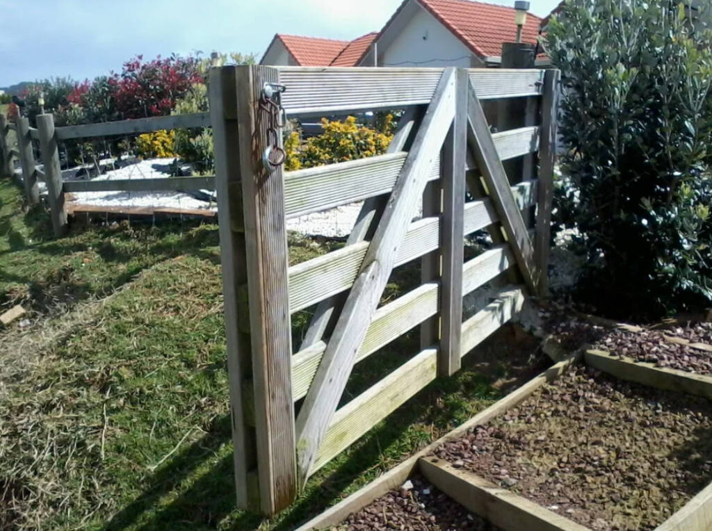27 DIY Fence Gate Ideas That Transform Your Space - Solar Living Savvy